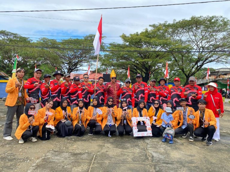 Pemdes Wadonggo Bersama Mahasiswa KKN Reguler UHO 2025 Mengikuti Pawai ...